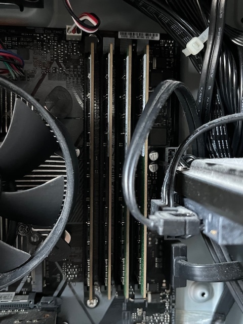 PCのメモリを増設しました: まぁ～いっか de JL1MWY